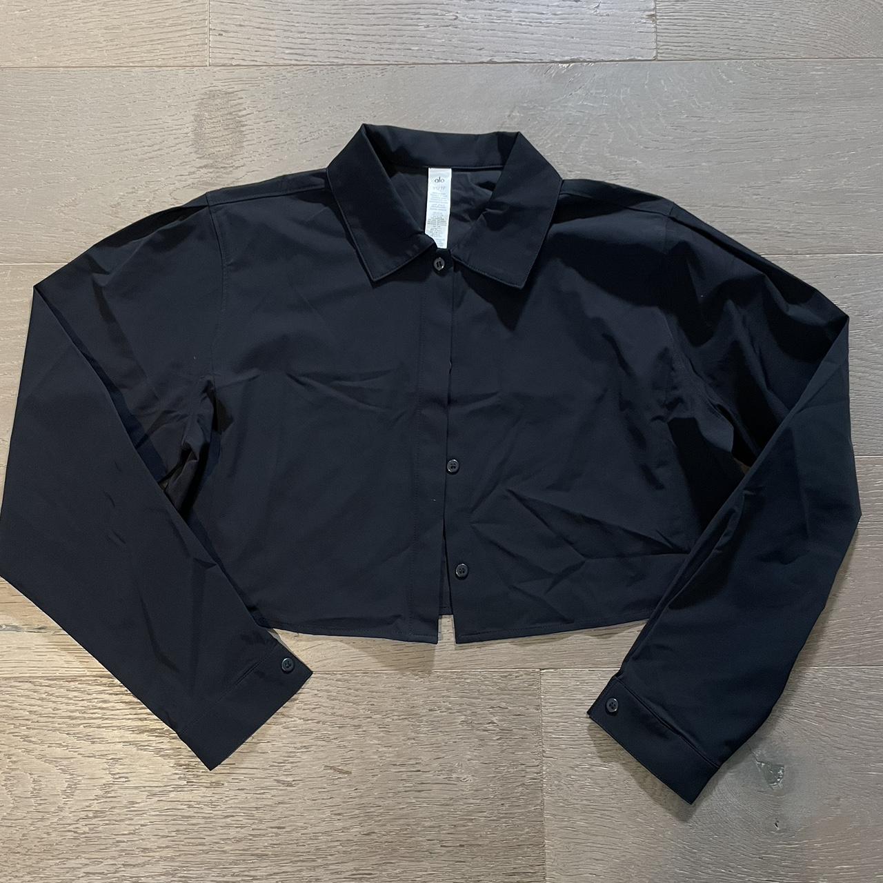 black alo yoga button up cropped tshirt 🖤 size extra... - Depop