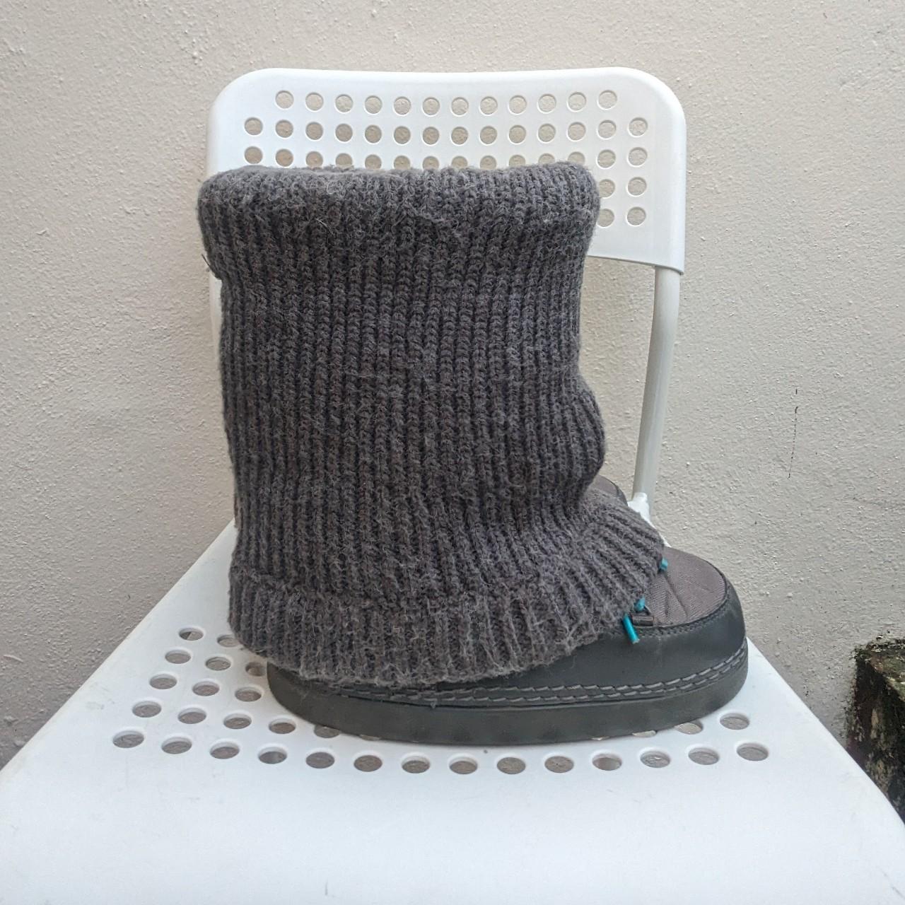cutest 00's O'Neill snow boots with grey rib knit... - Depop