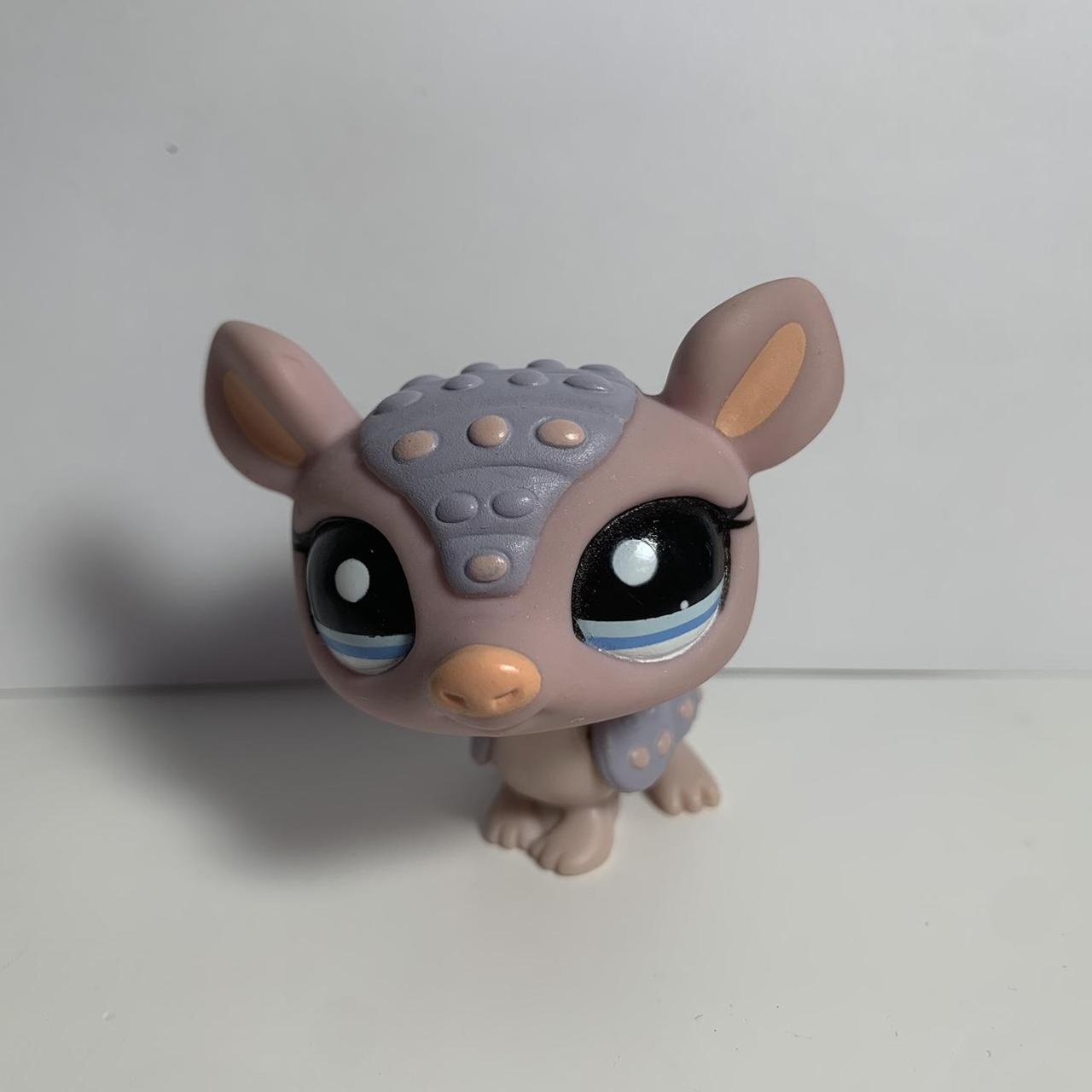⭐️LPS #1377 Armadillo TOYSRUS EXCLUSIVE ⭐️ for sale... - Depop