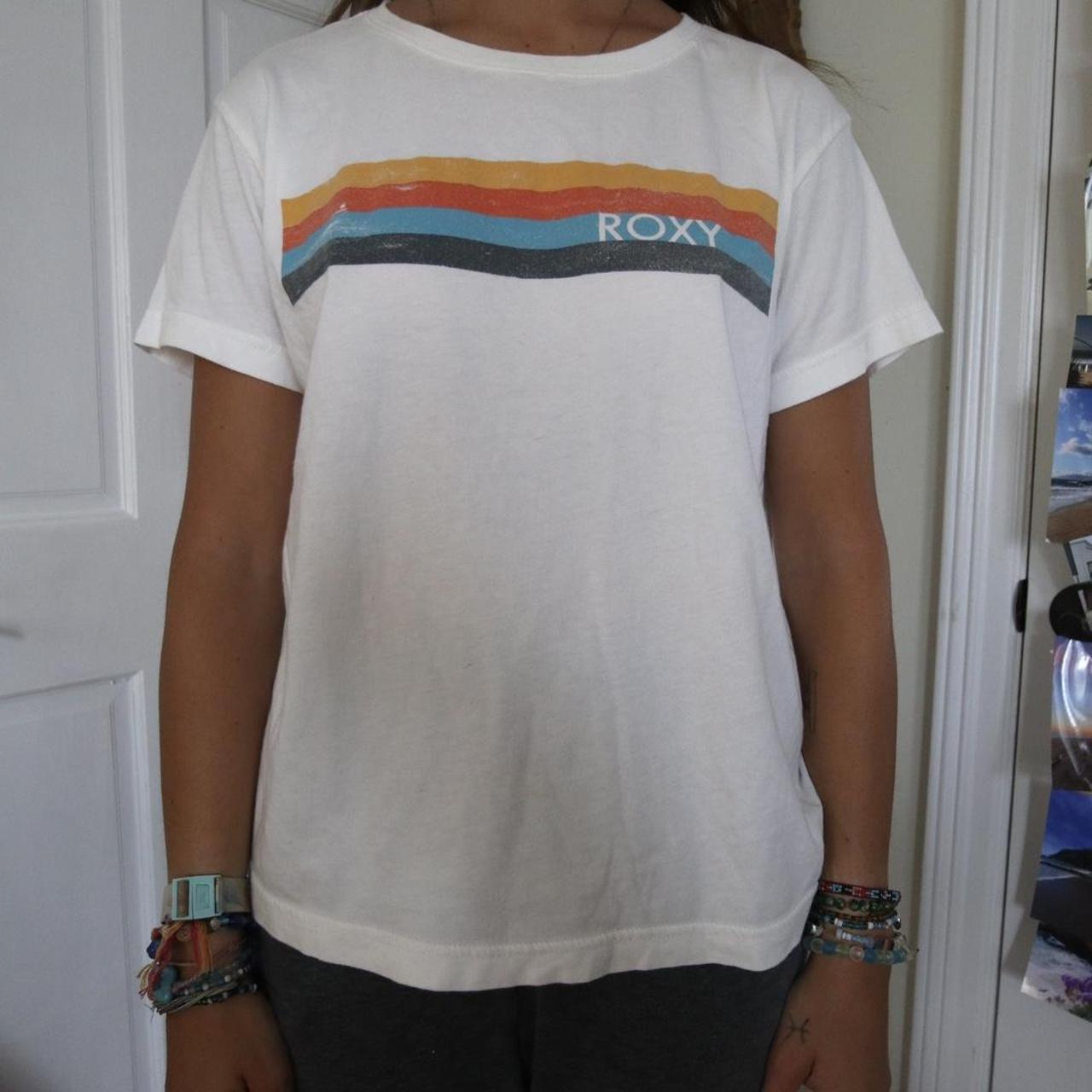 Simple Roxy tee. #roxy #beachwear #surf #simple #tee - Depop