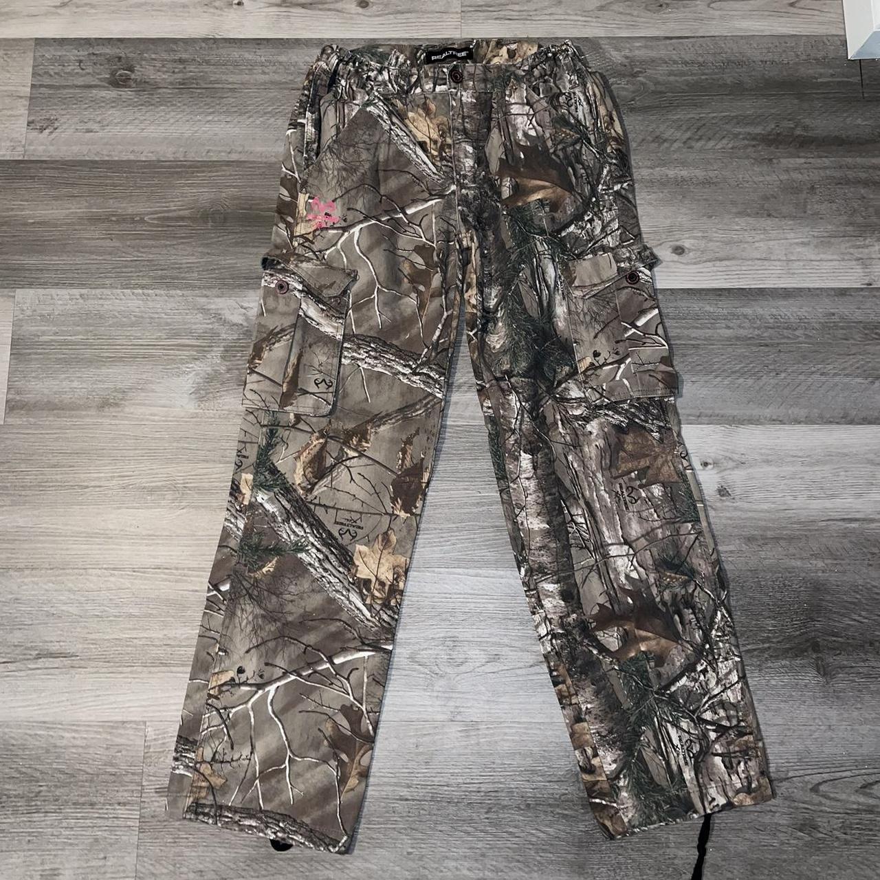 realtree camo pants mid rise straight/baggy fit... - Depop
