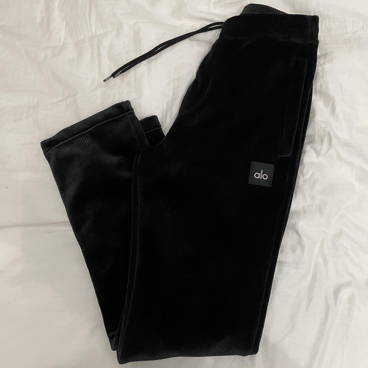 alo ribbed soft wide leg pants. pocket on the back - Depop