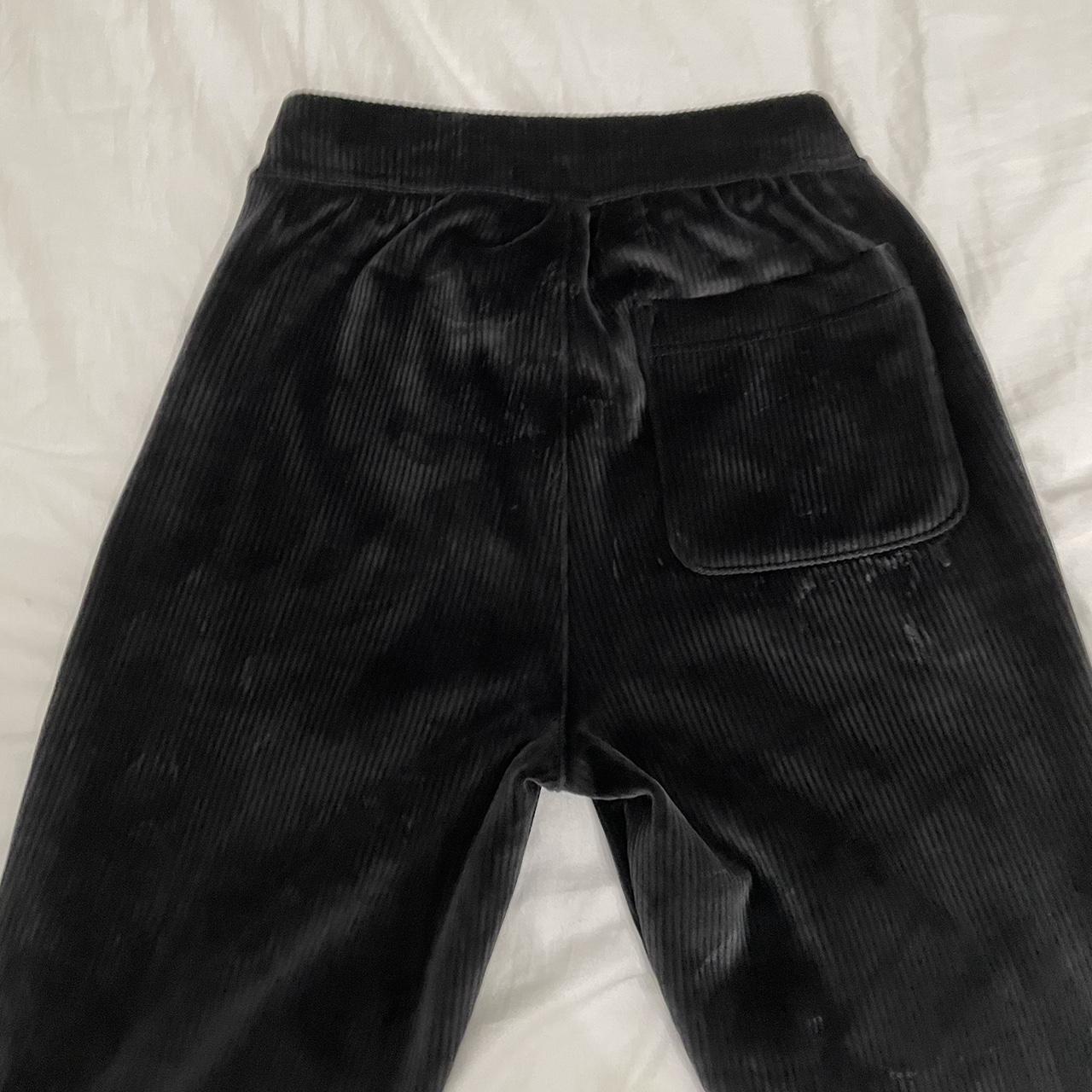 alo ribbed soft wide leg pants. pocket on the back - Depop