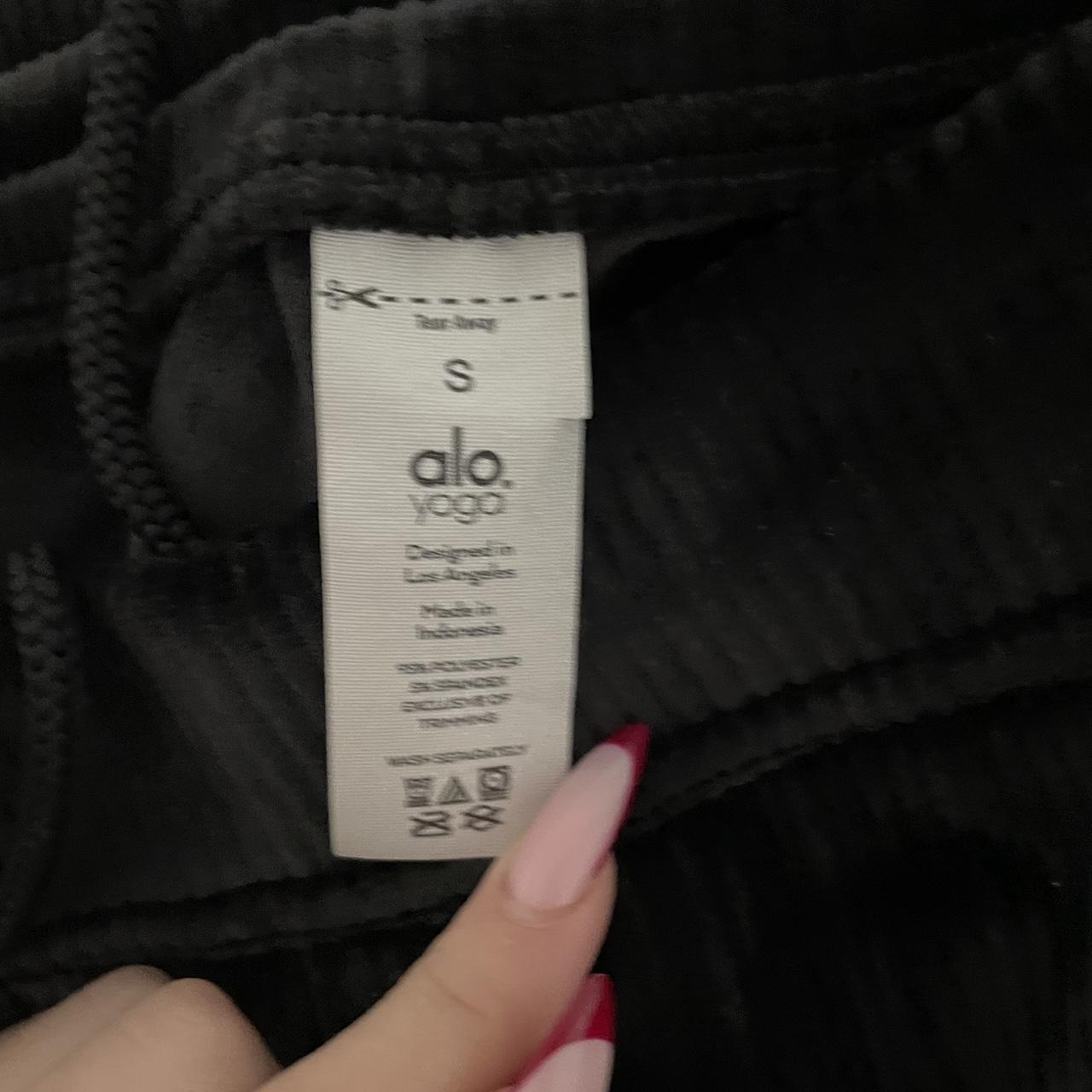 alo ribbed soft wide leg pants. pocket on the back - Depop