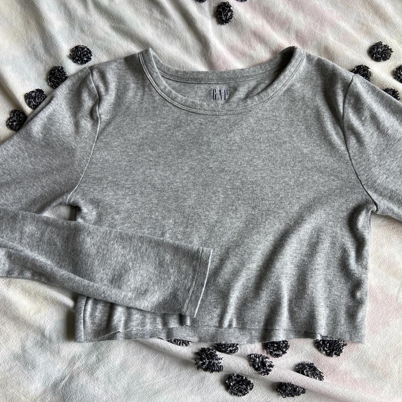 Gap Women's Grey Crop-top | Depop
