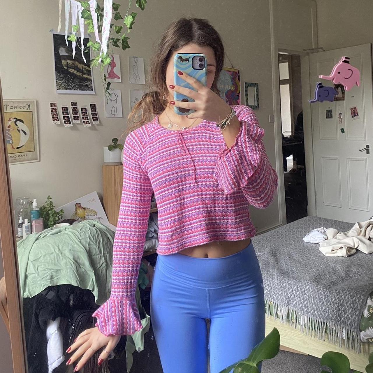 Vintage 90s y2k jumper so cute with little flare... - Depop