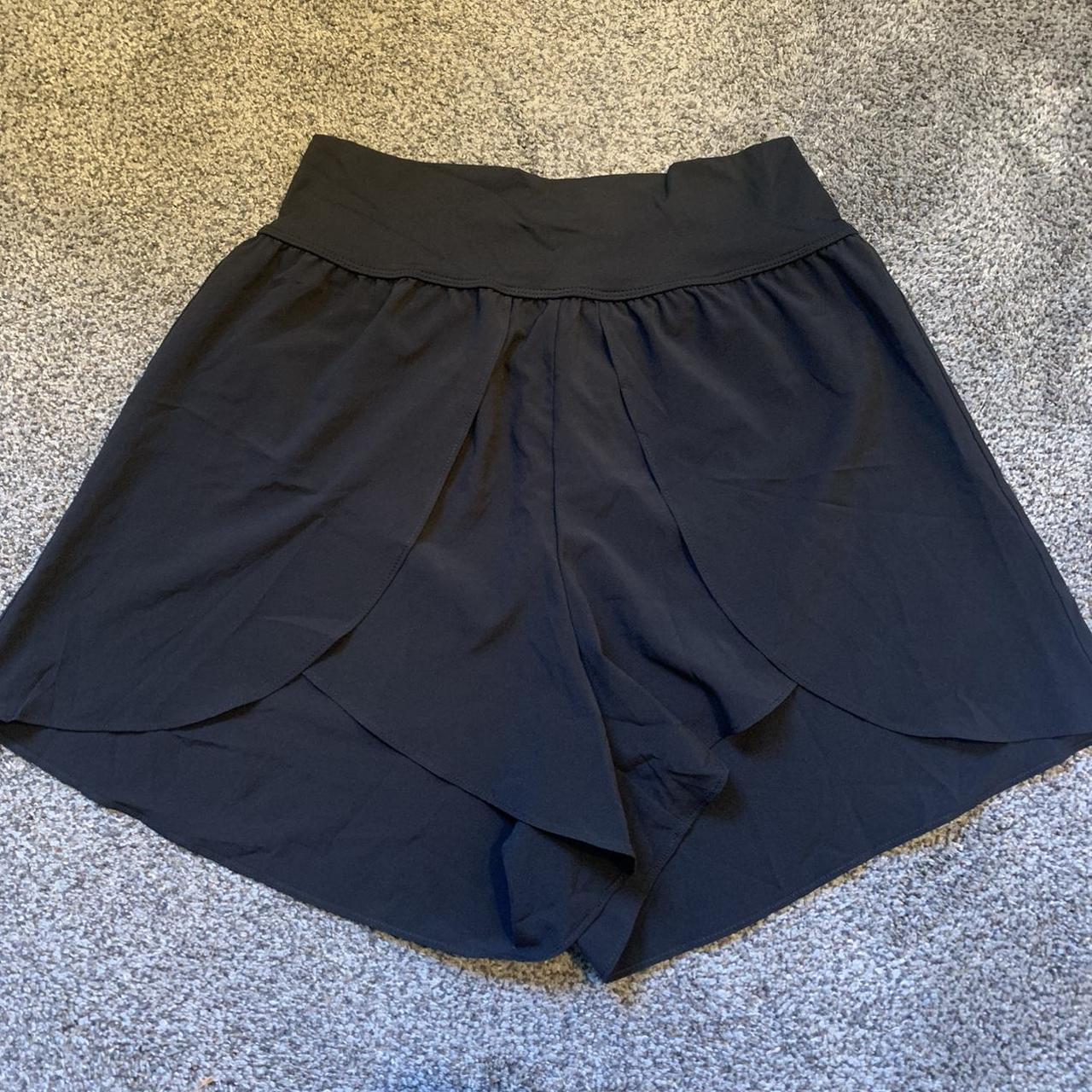 Halara Flowy Shorts nwt size medium black tags:... - Depop