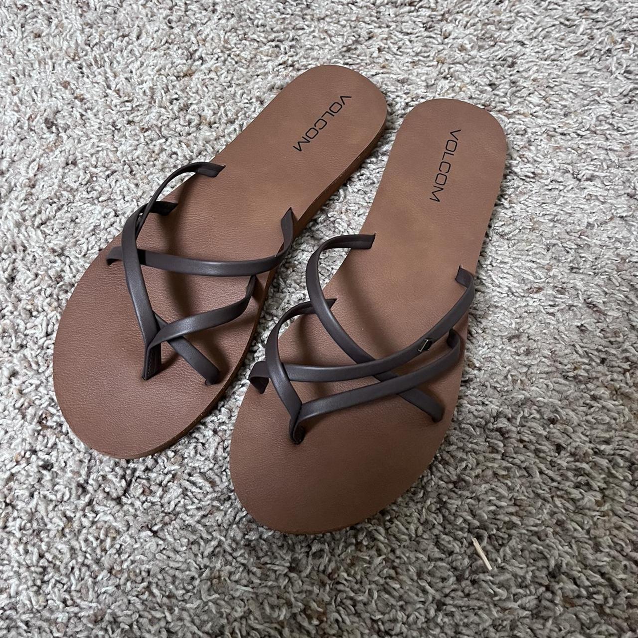Volcom Women's Flipflops | Depop