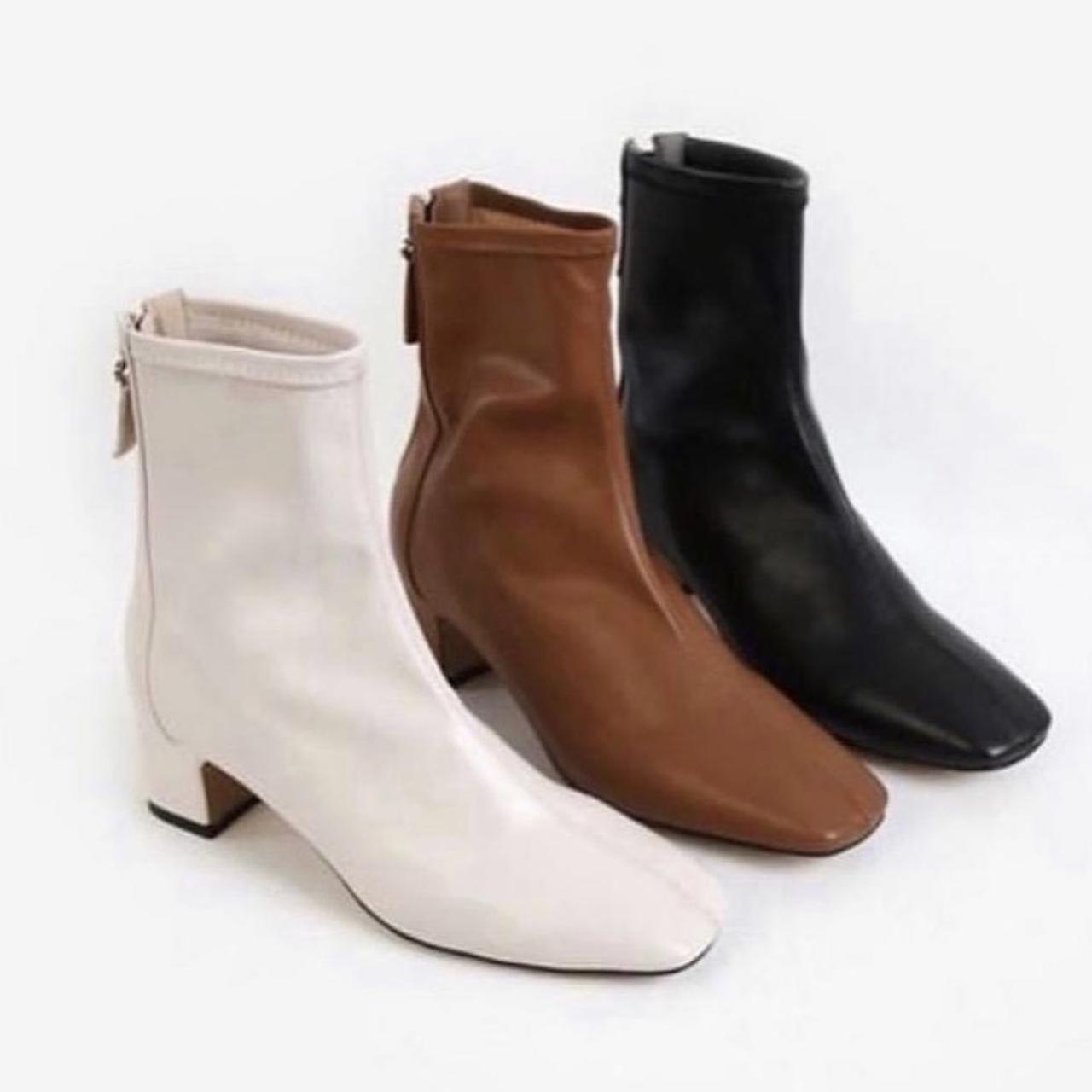 Women's Cream Boots | Depop
