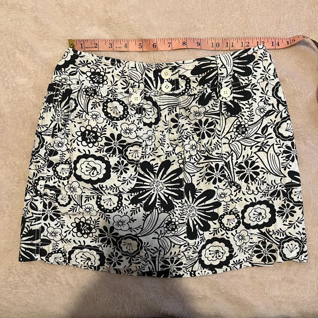 Black and White floral pattern mini skirt FREE... - Depop