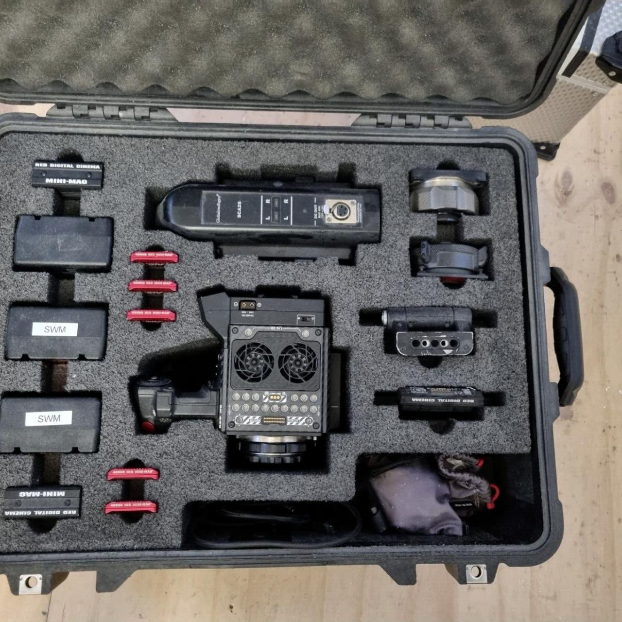 RED Epic-W Helium 8k DSMC2 CINEMA RED CAMERA RED... - Depop