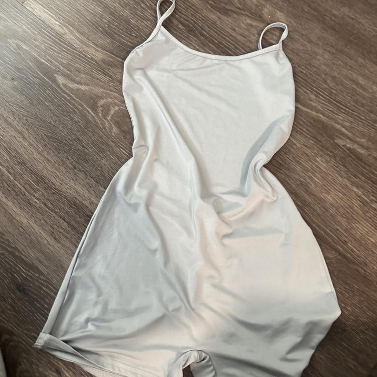 Scrunch romper - Depop