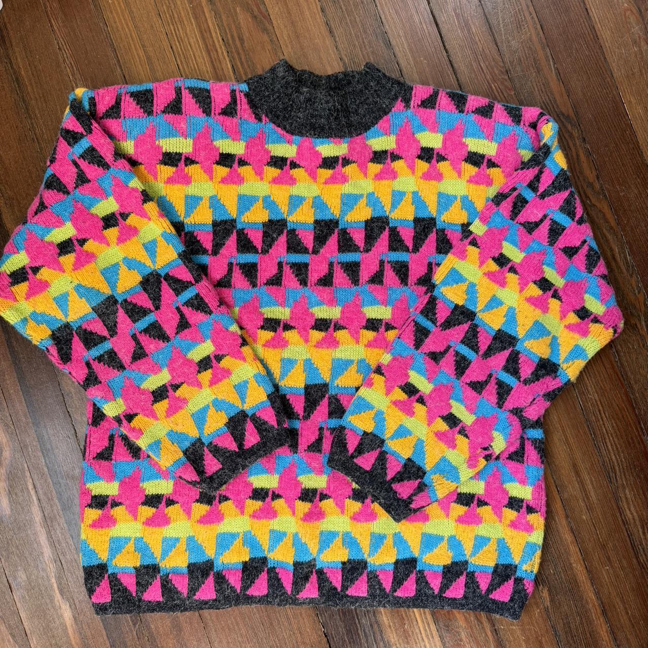 Vintage 80’s geometric shapes sweater 🌈 so unique... - Depop