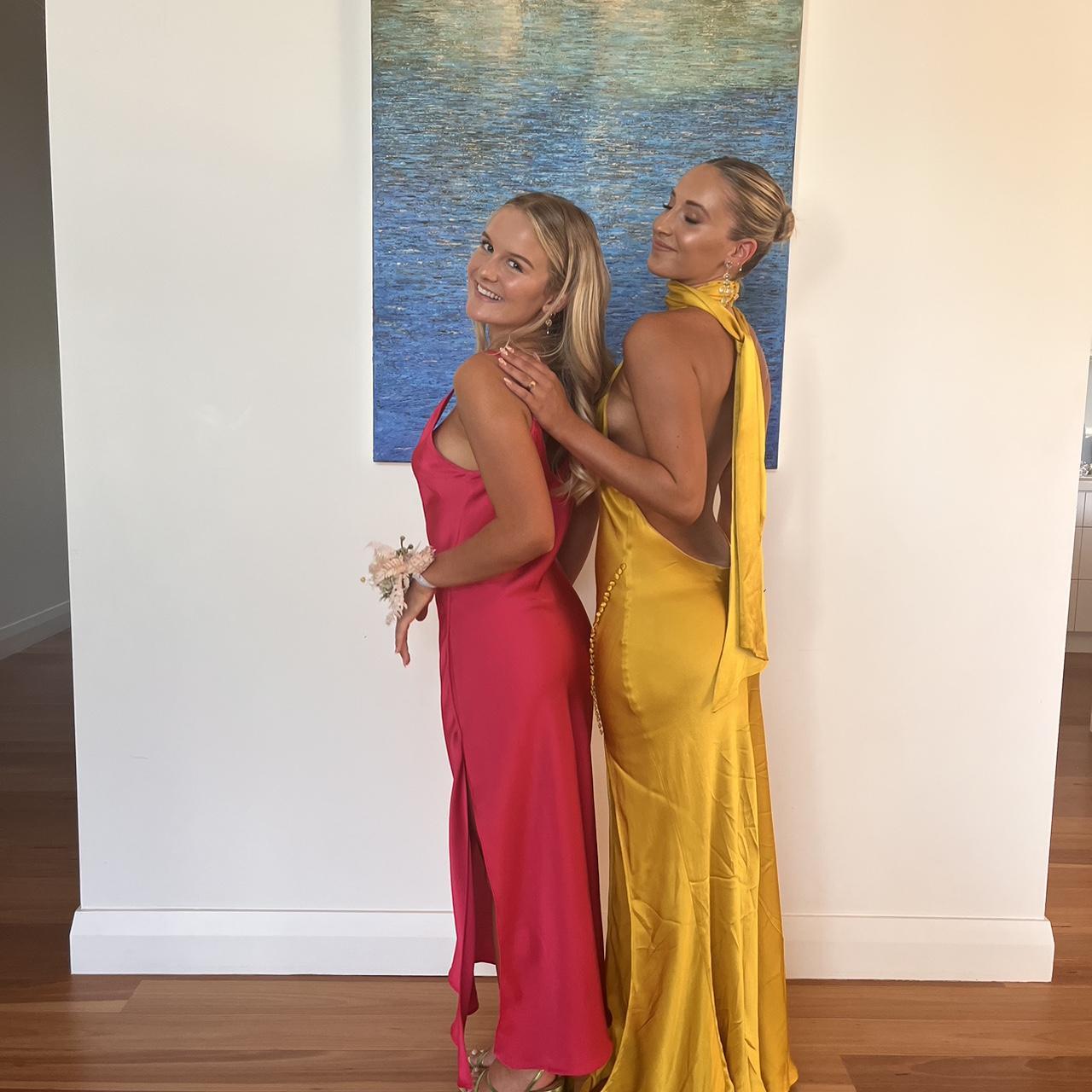 SAU LEE penelope gown in gold size 0 fits a size 6-8... - Depop