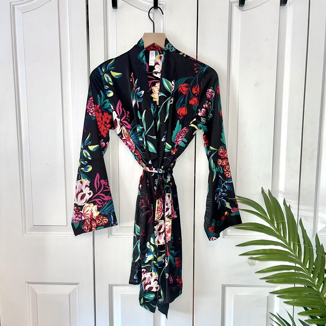 Auden Women's Black and Pink Robe | Depop