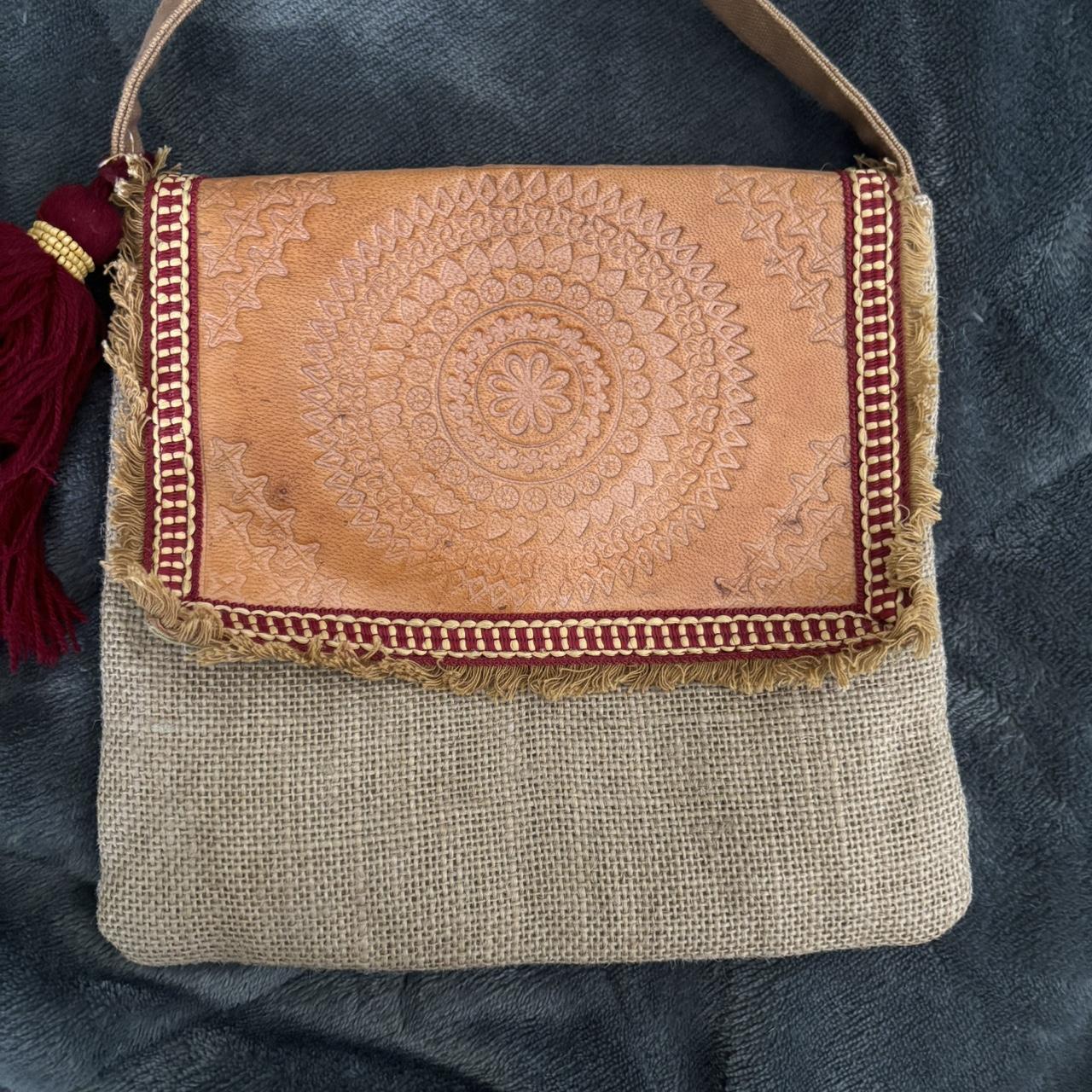 Earthbound purse. Very lightweight and barely used - Depop