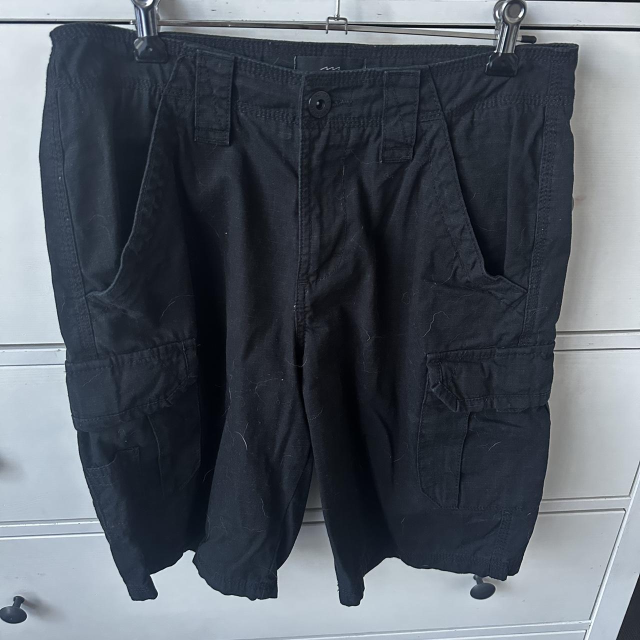 Factorie black cargo jorts Size 8/S Worn... - Depop