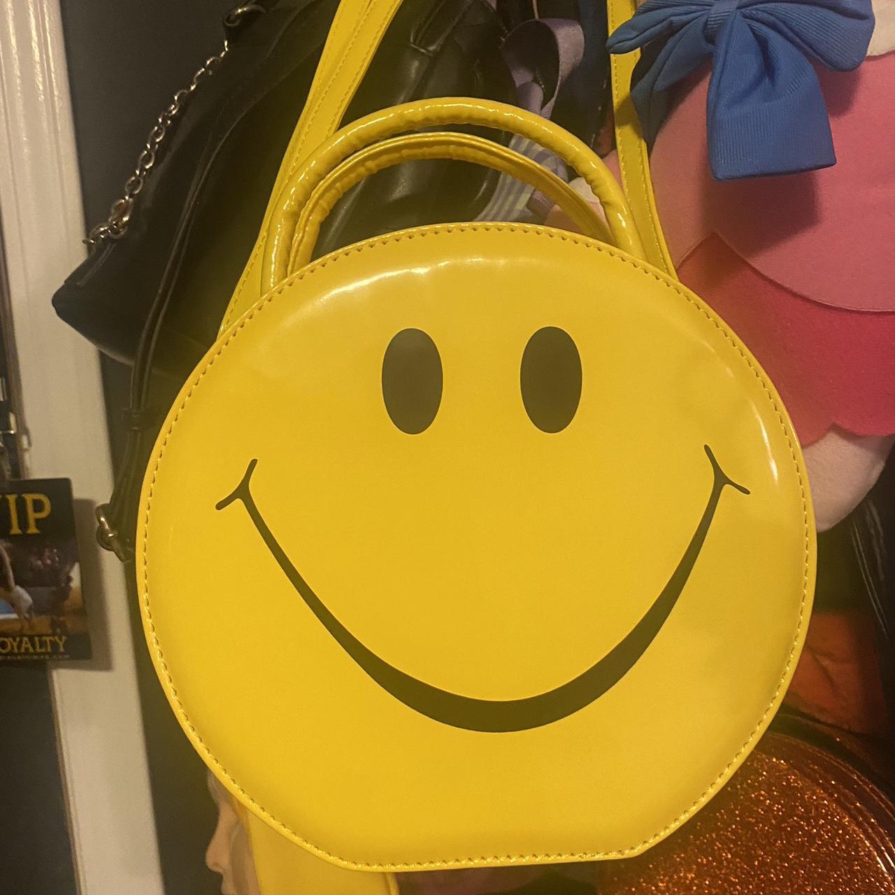 Blush Daisy Smiley Yellow Purse. Never used #unif... - Depop