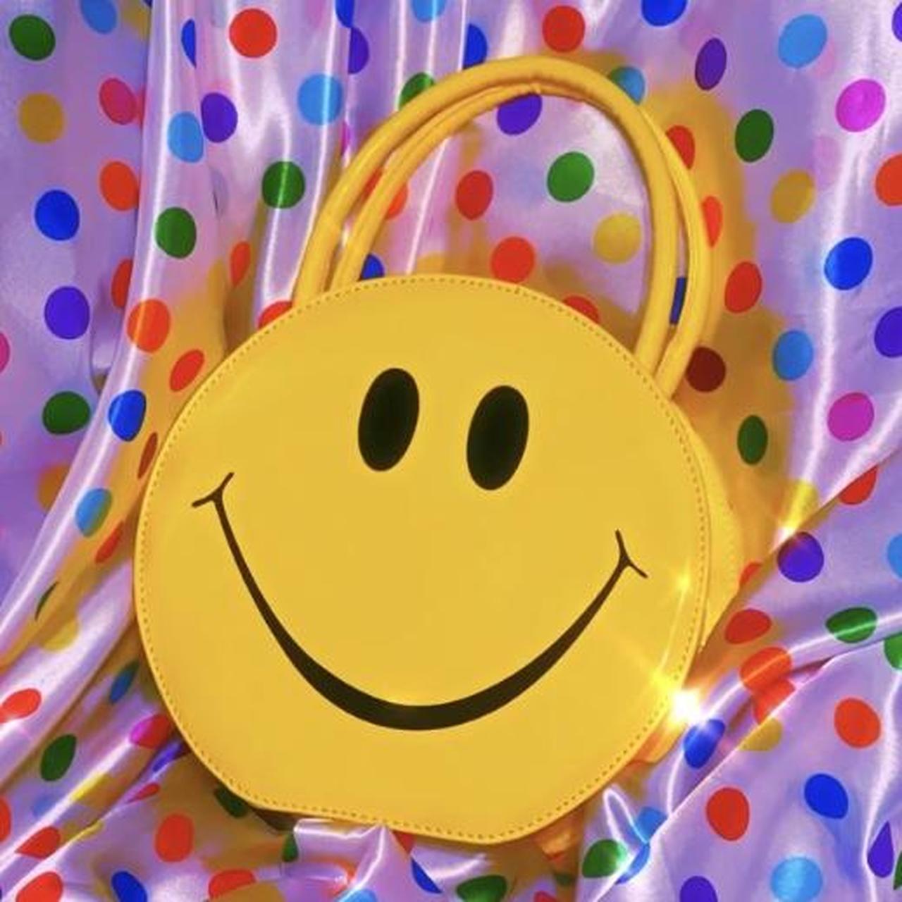 Blush Daisy Smiley Yellow Purse. Never used #unif... - Depop
