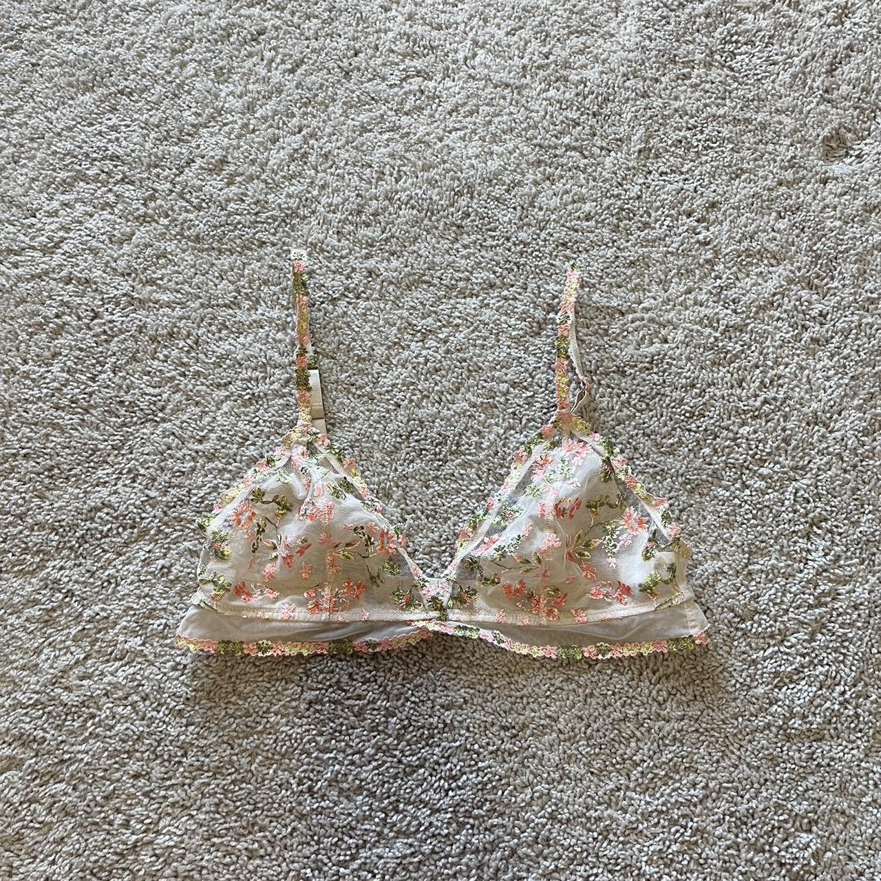 🤍the cutest boho indie fairy bra 🤍size large from... - Depop