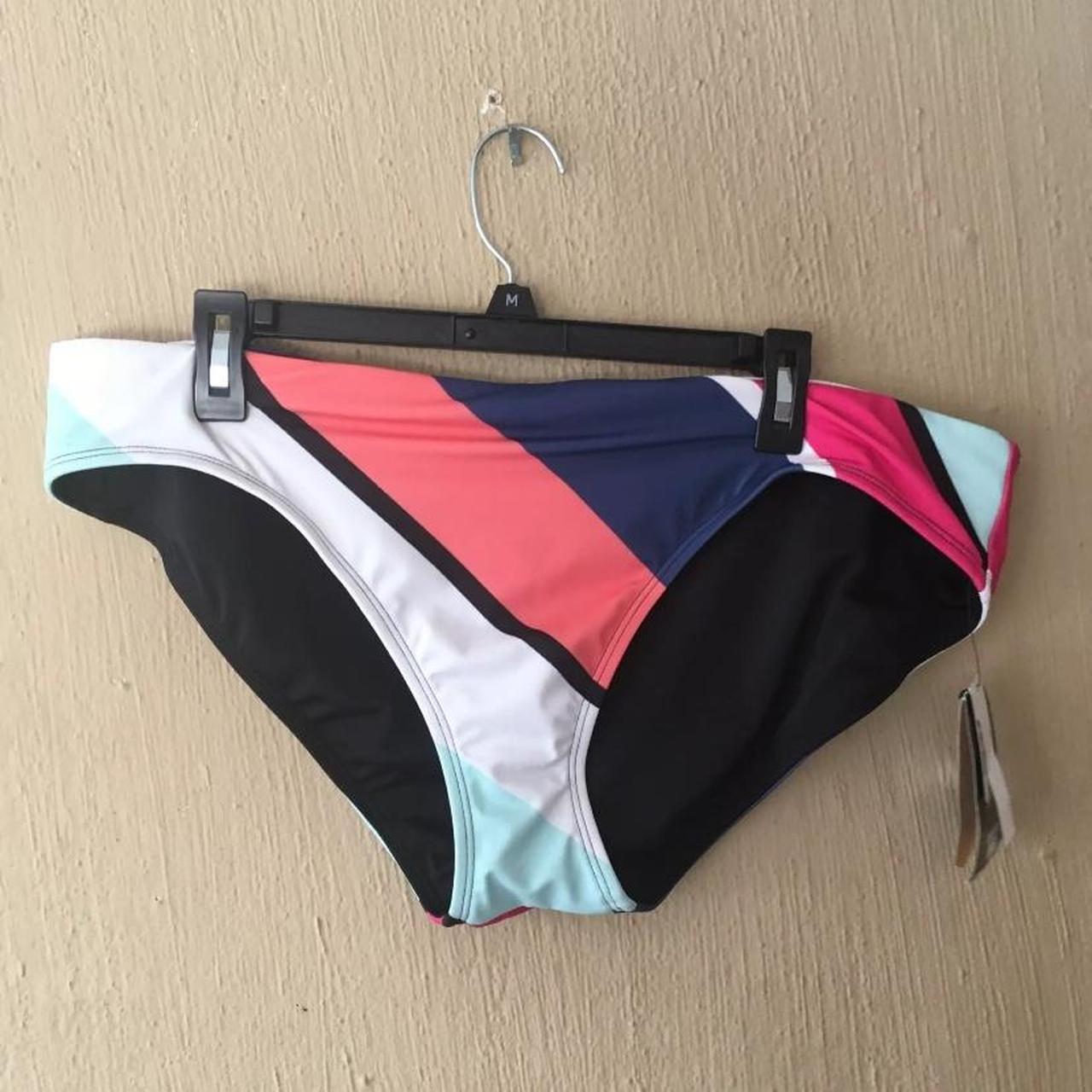 Avia swim store