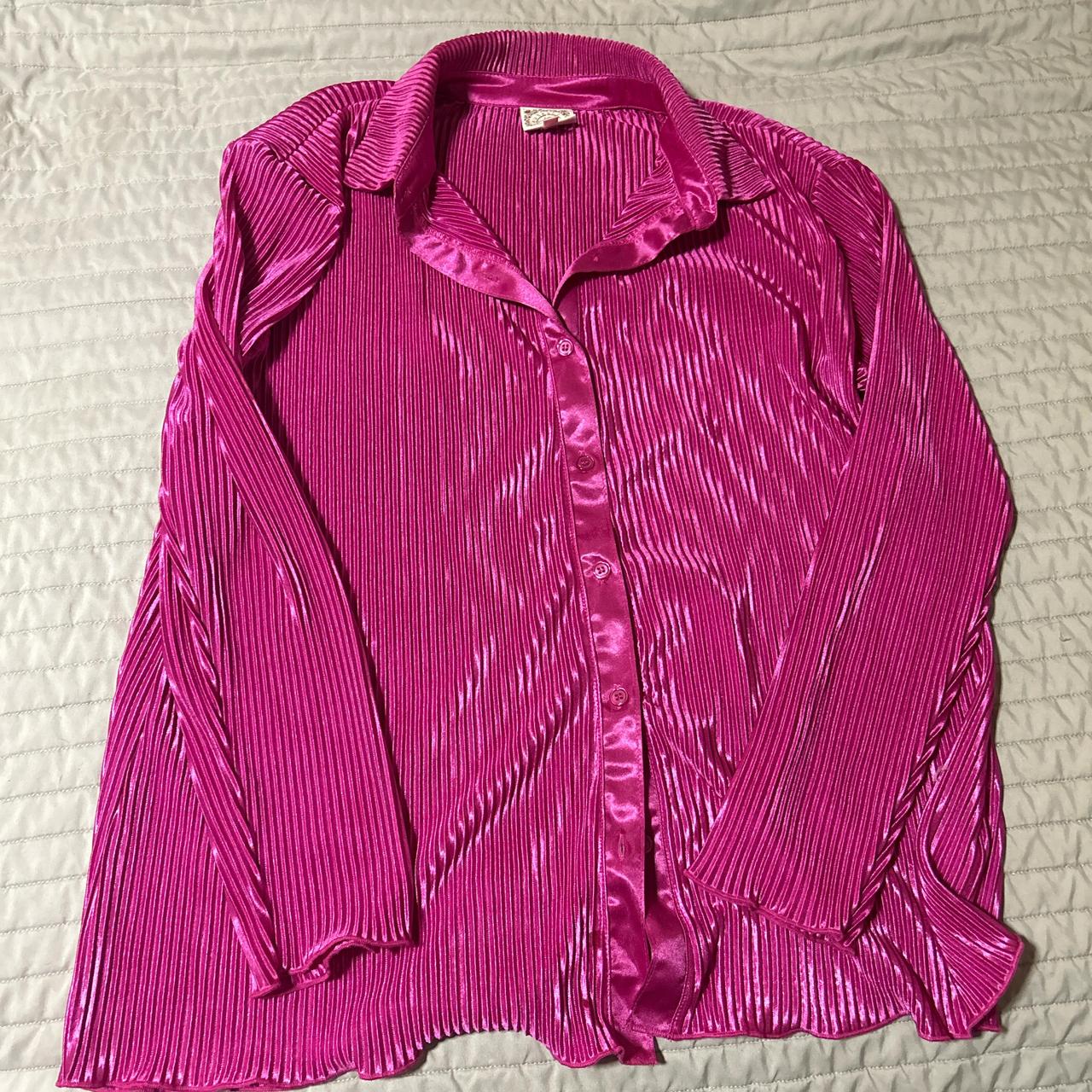 Super cute pink button up shirt - Depop