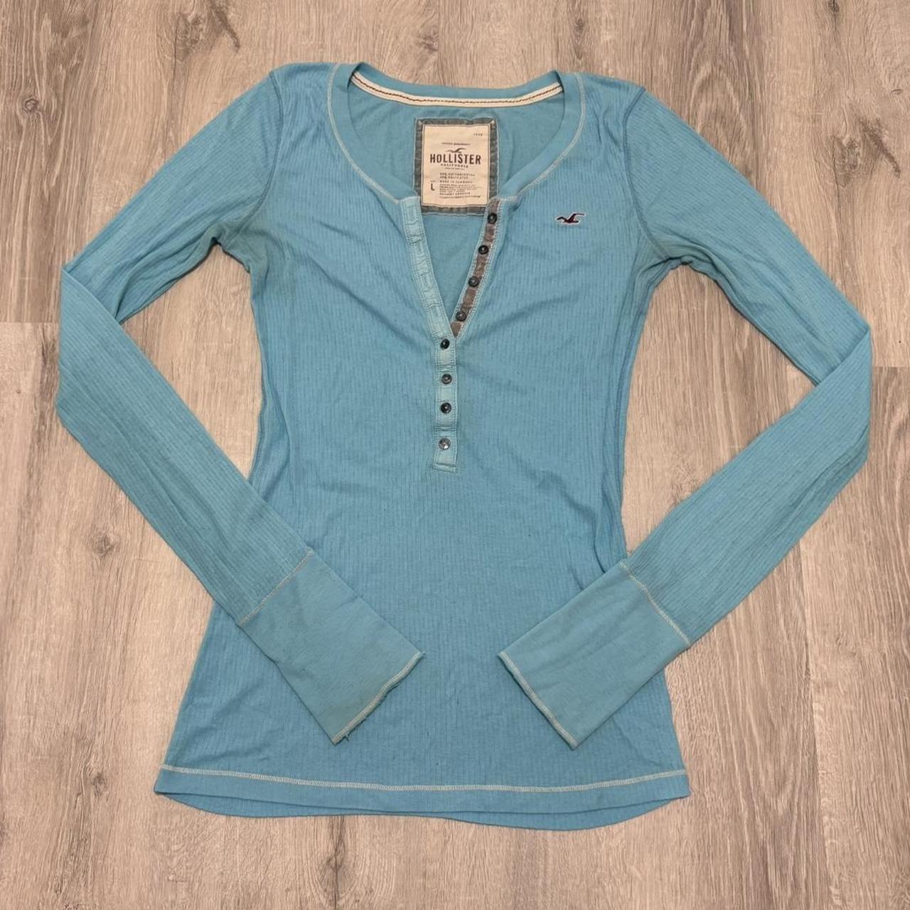 Y2K hollister blue henley style top. women’s size... - Depop