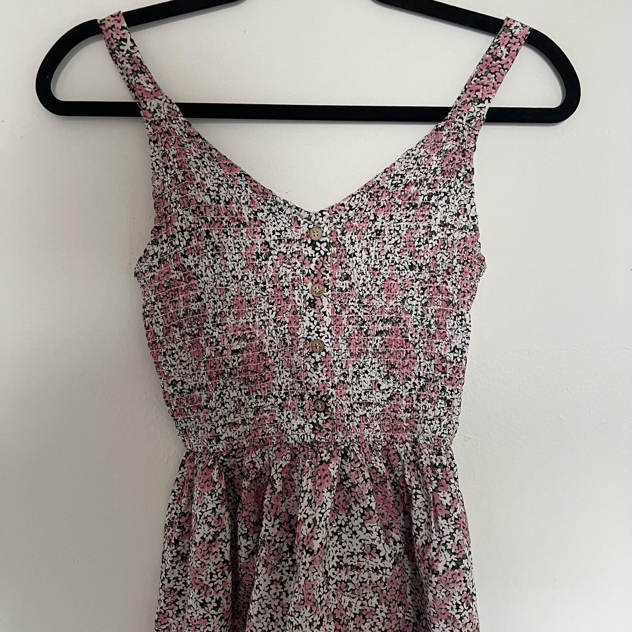 cute, floral, flowy top - Depop