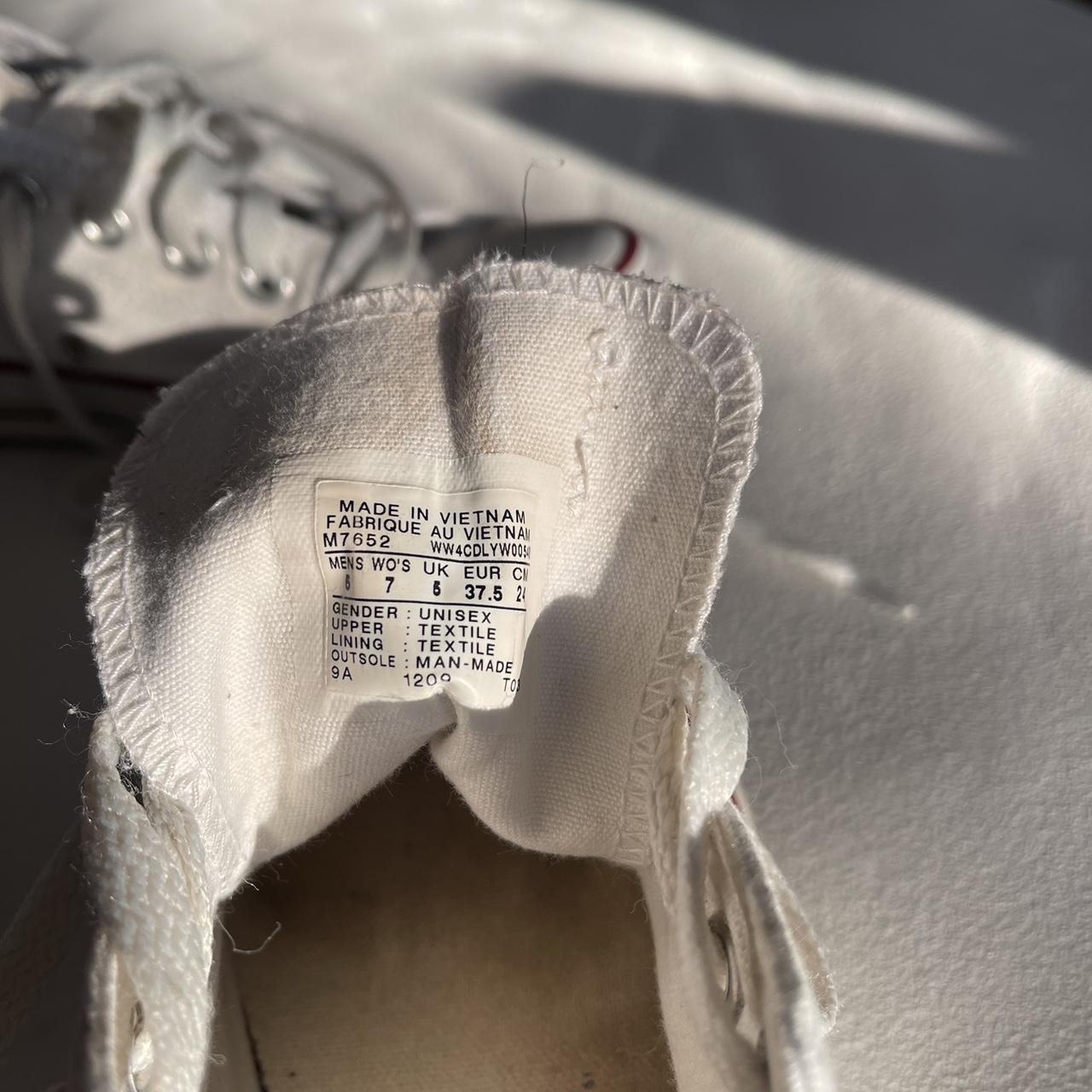 White converse all stars Women’s size 7 or 37.5. - Depop