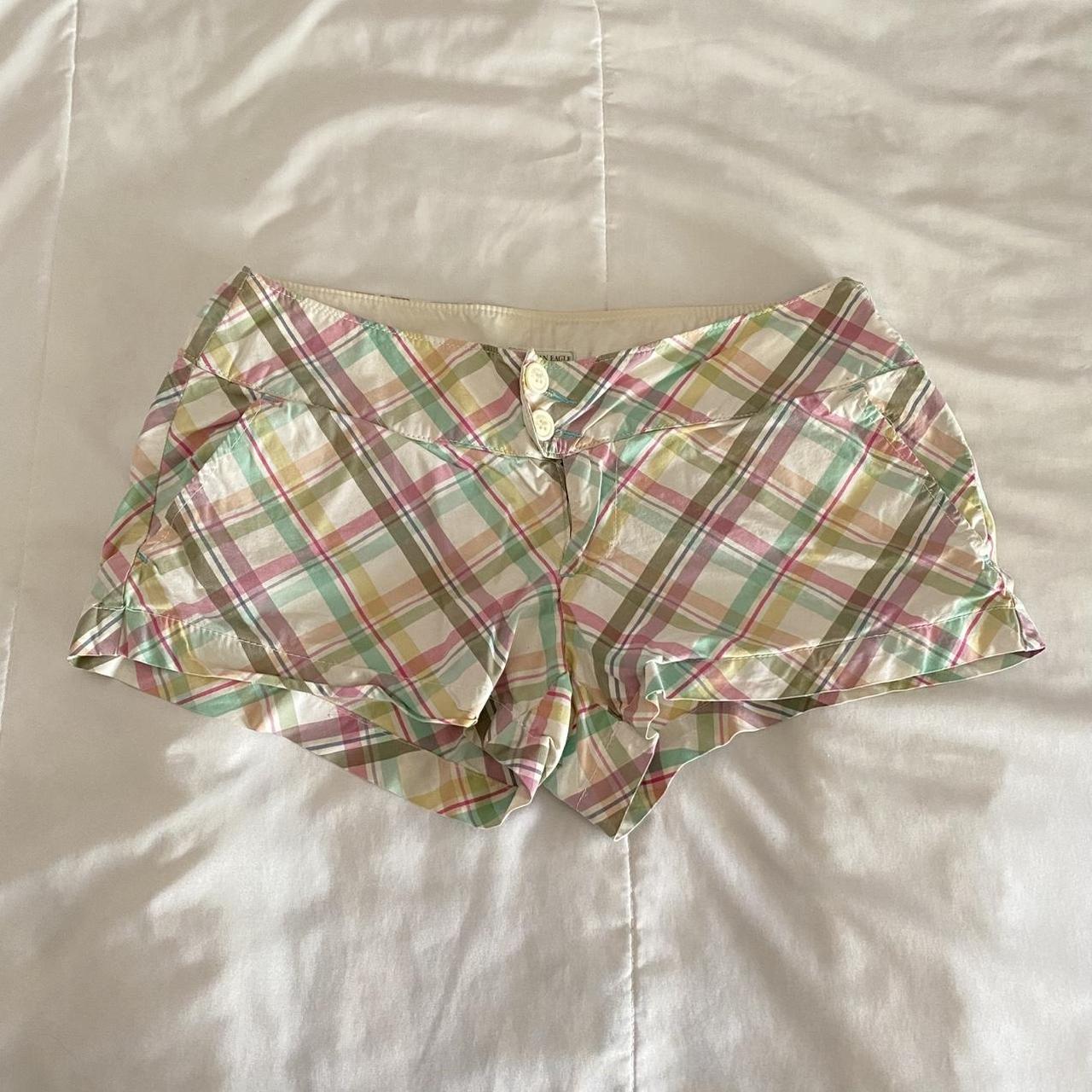 Adorable plaid mini shorts with functional pockets... - Depop