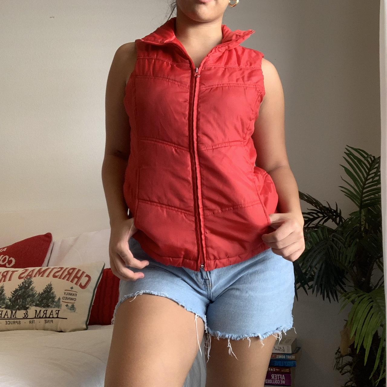 vintage red puffer vest size m NO PAYPAL PLEASE - Depop
