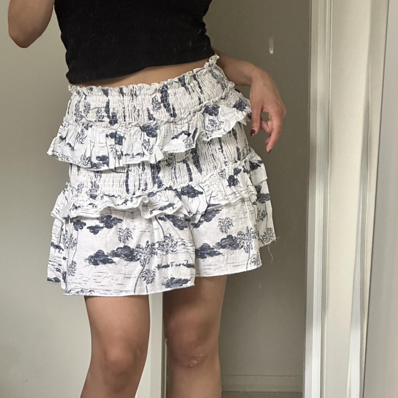 frilly blue/white skirt size 8 - Depop