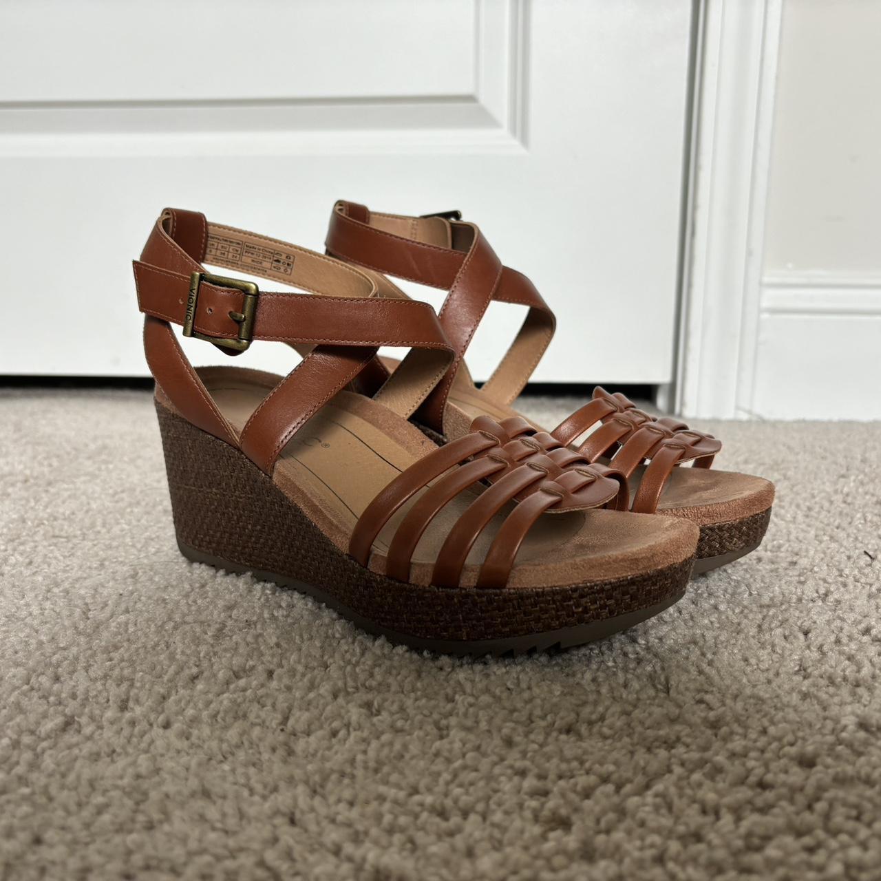 Vionic brown platform wedge sandals 👡 Super cute,... - Depop