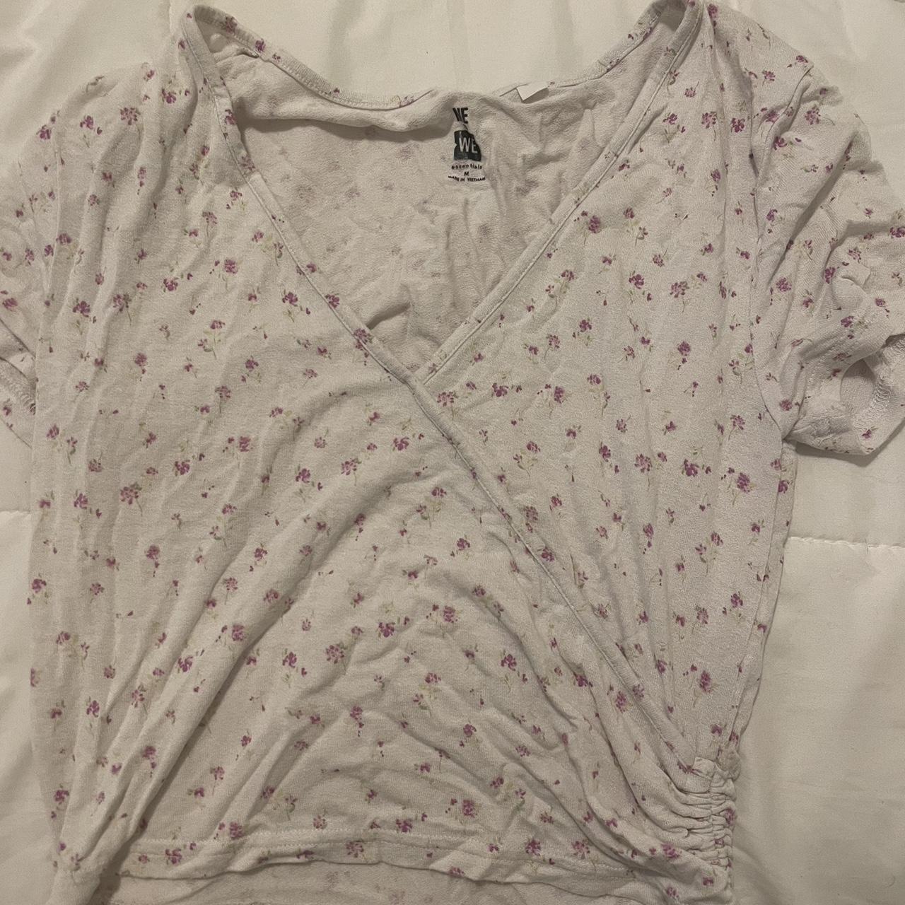 pacsun floral top very flattering message me with... - Depop