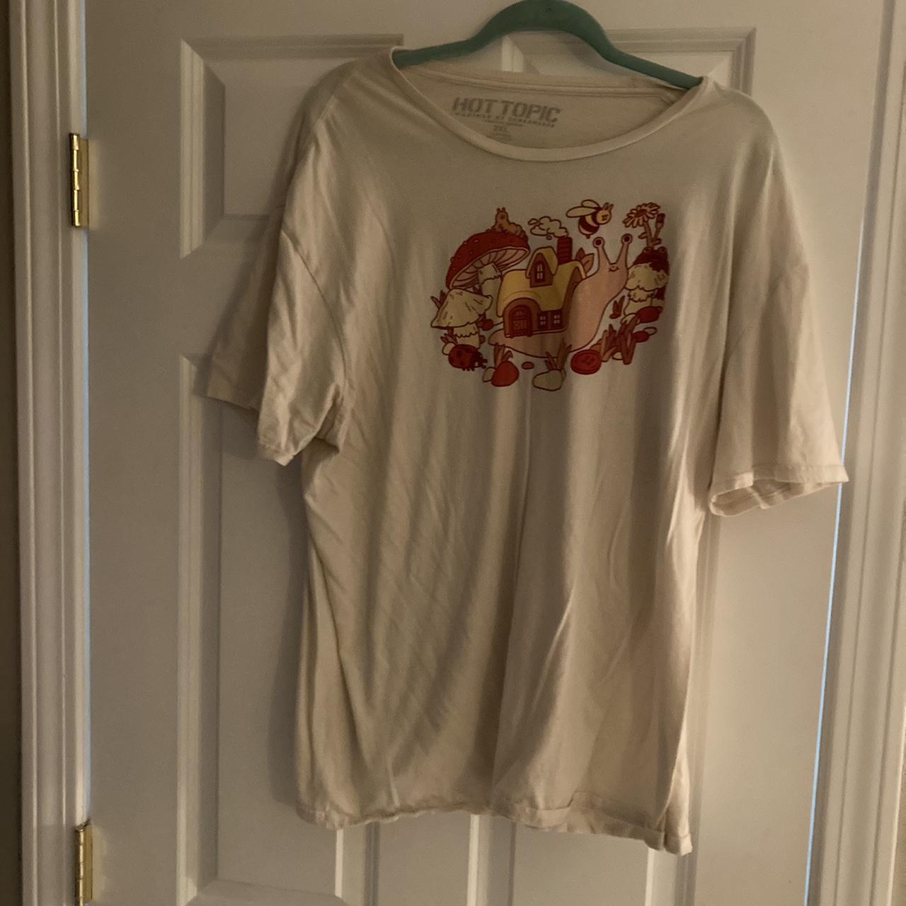 Hot Topic Women's T-shirt | Depop