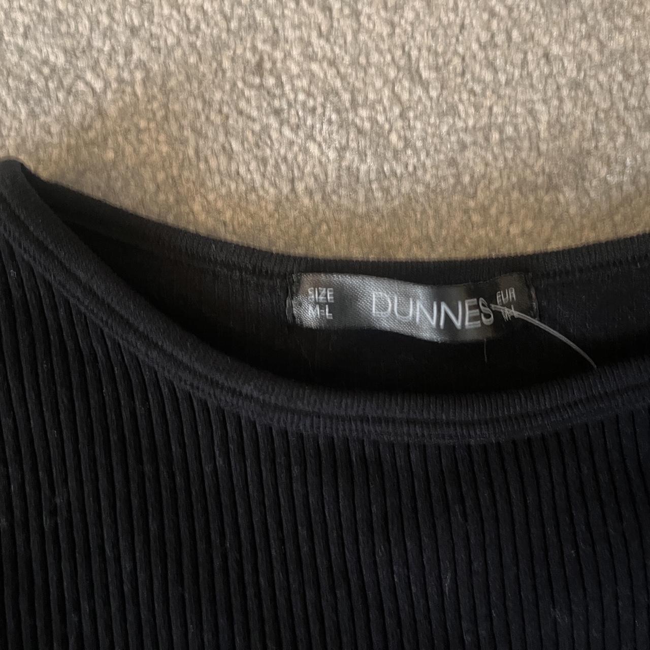 dunnes cute crop long sleeve never worn - Depop