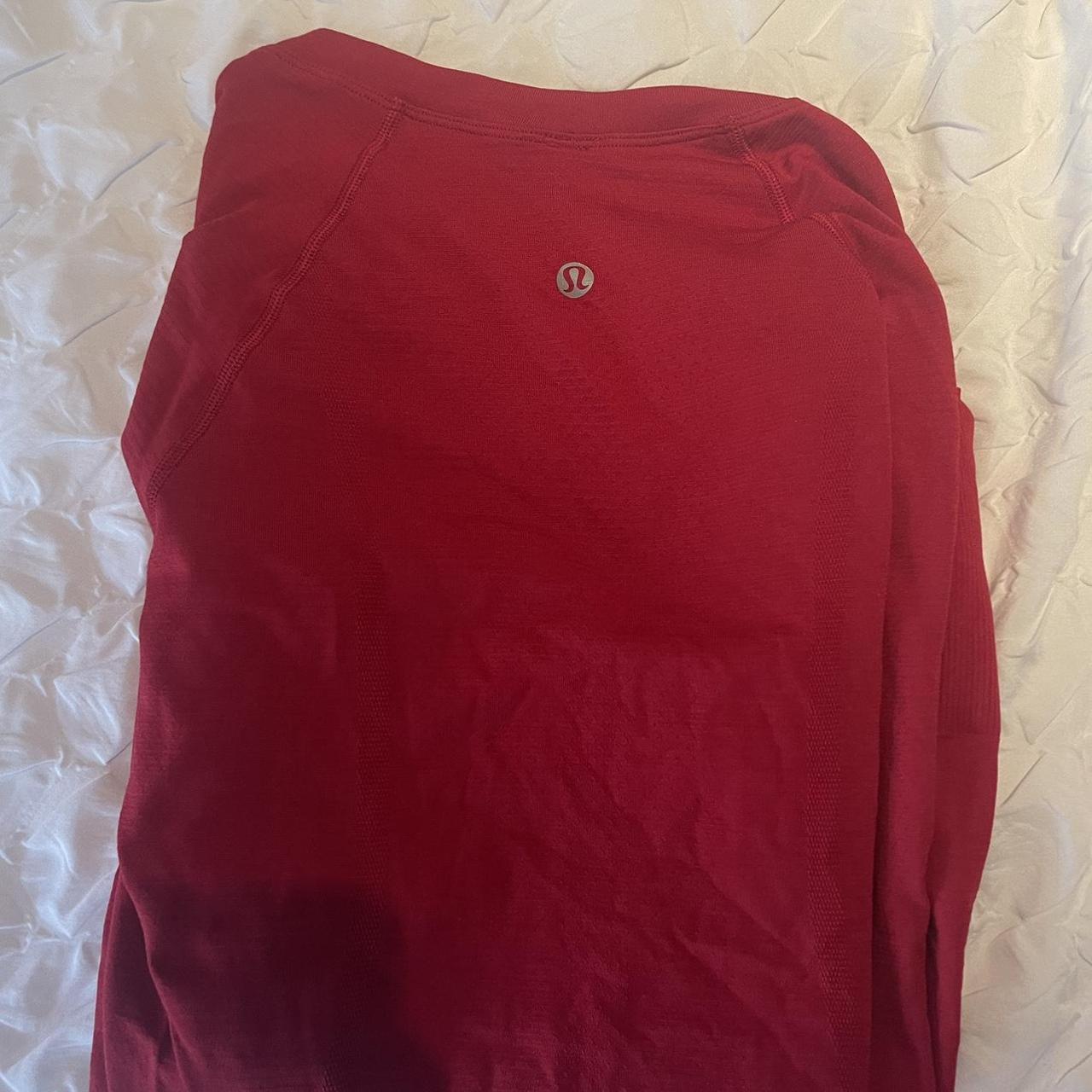 Lululemon Women's Red T-shirt | Depop