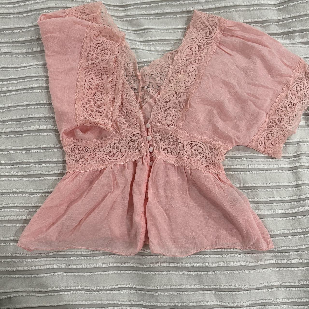 never worn before baby pink flowy top, lacy - Depop