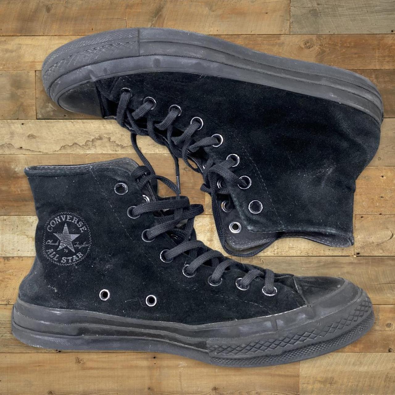 Converse Velvet Black 7.5 - Depop