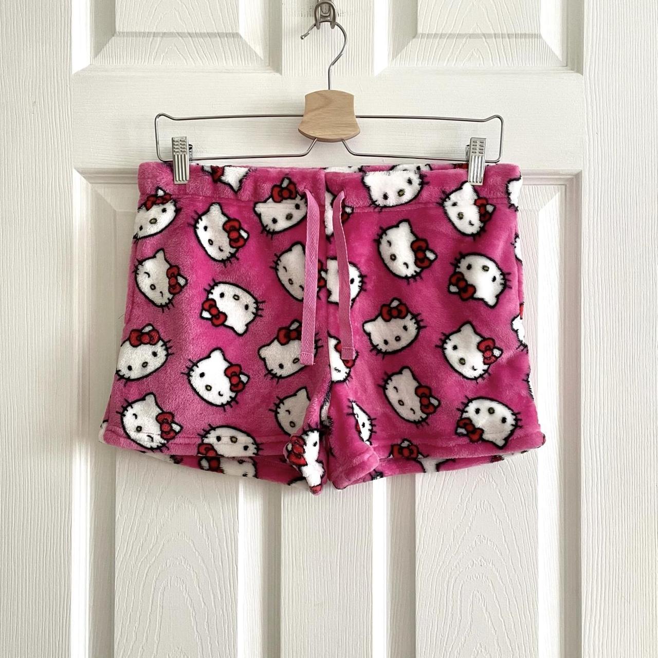 💁🏻‍♀️please dm before buying💕 🐱Hello Kitty Shorts🐱 —... - Depop