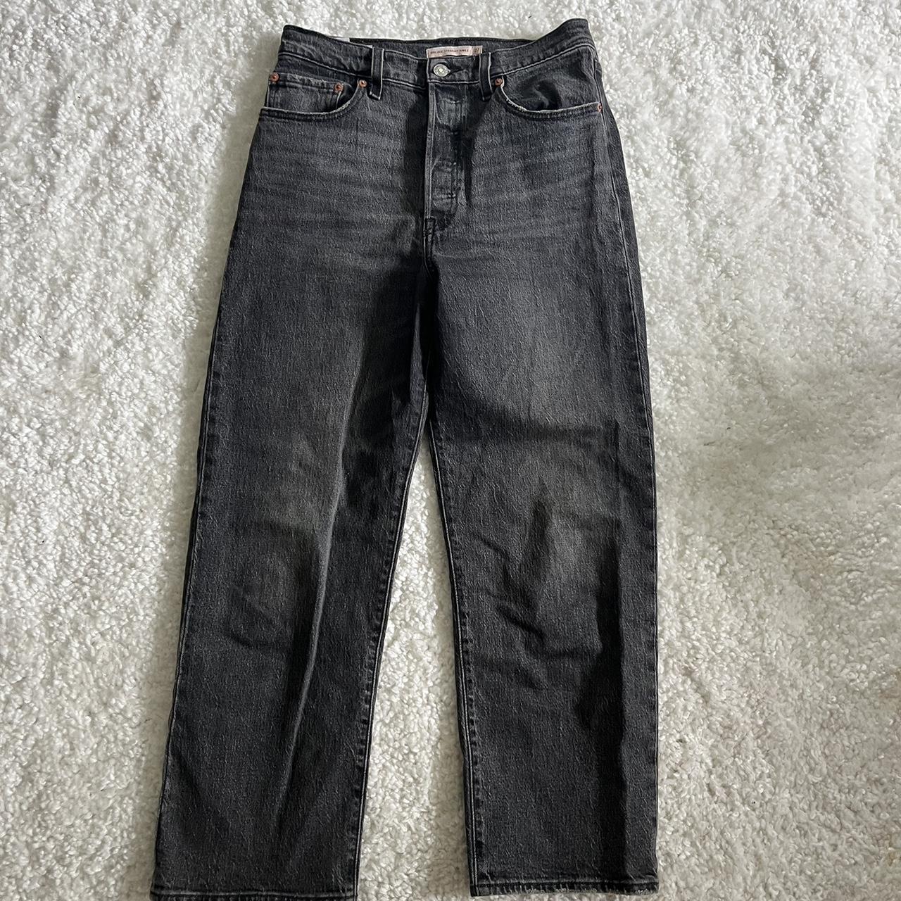 Levi’s Jeans black straight leg ankle jeans - Depop