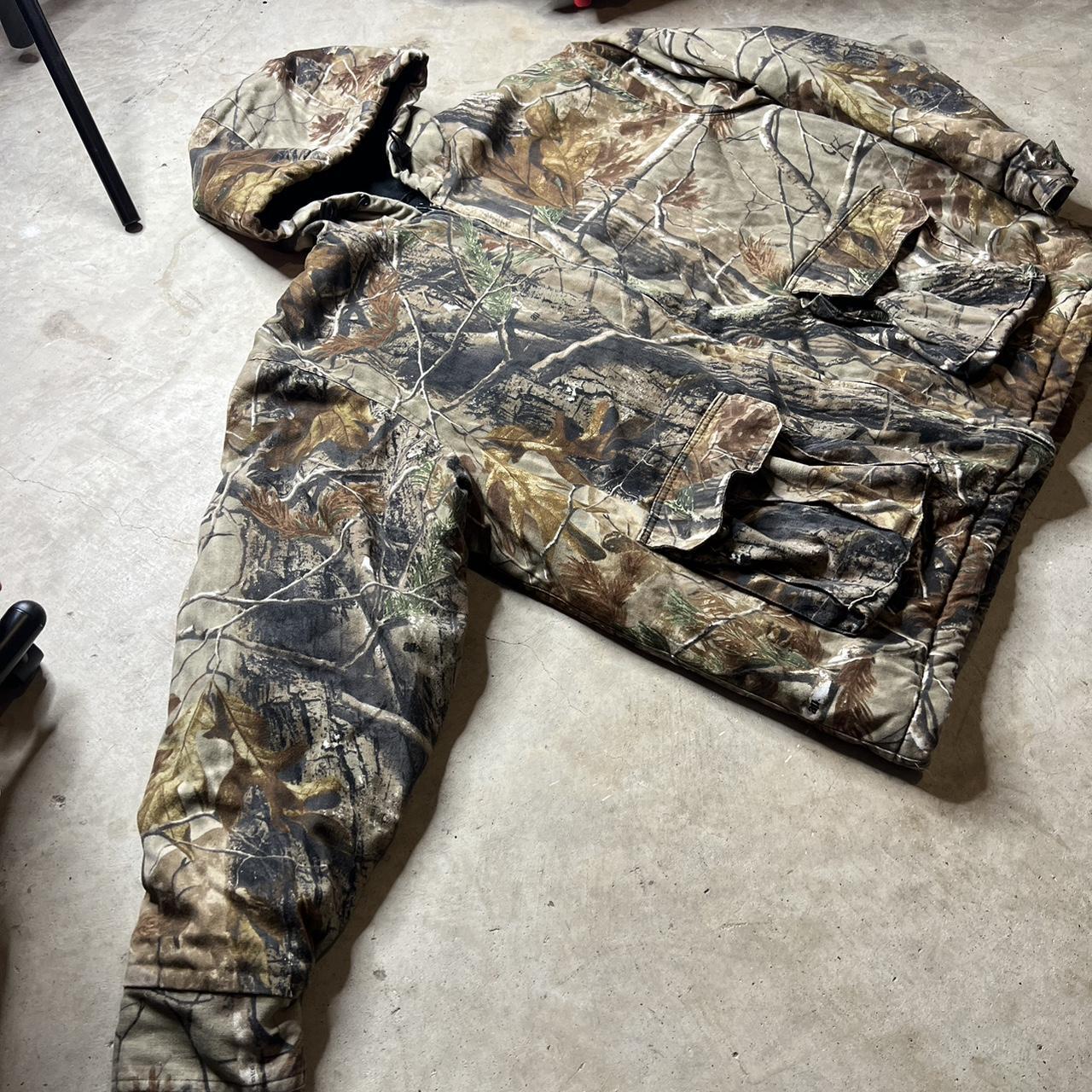 Heavy Realtree Camo zip up jacket great condition... - Depop