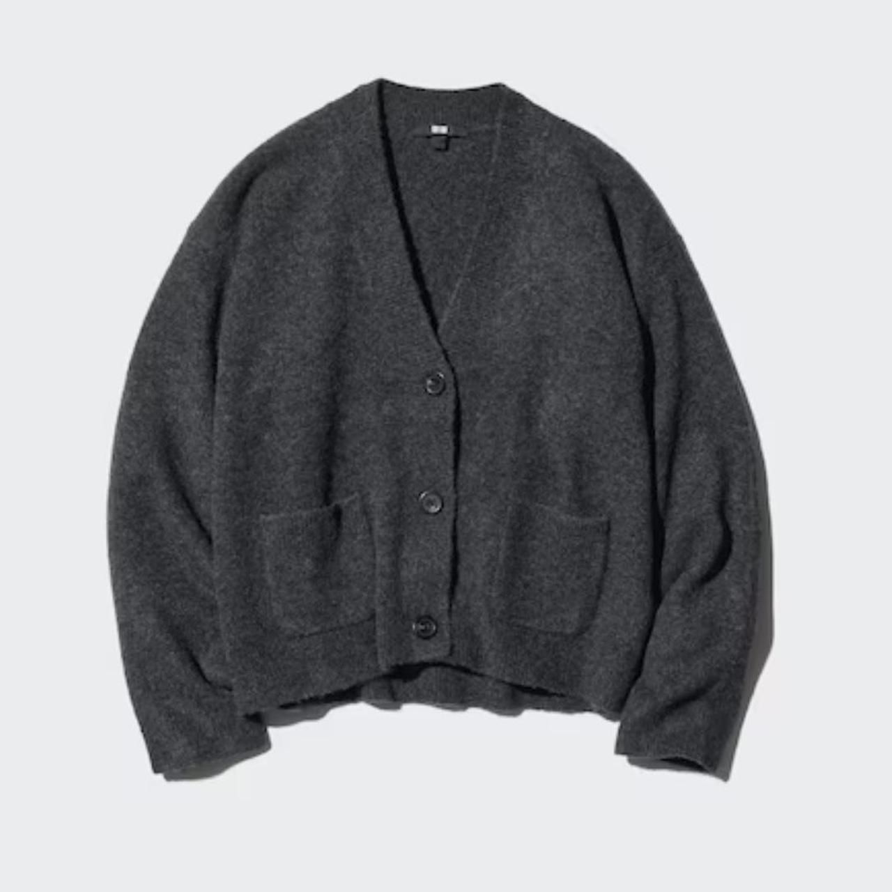 Uni qlo grey cardigan - Depop