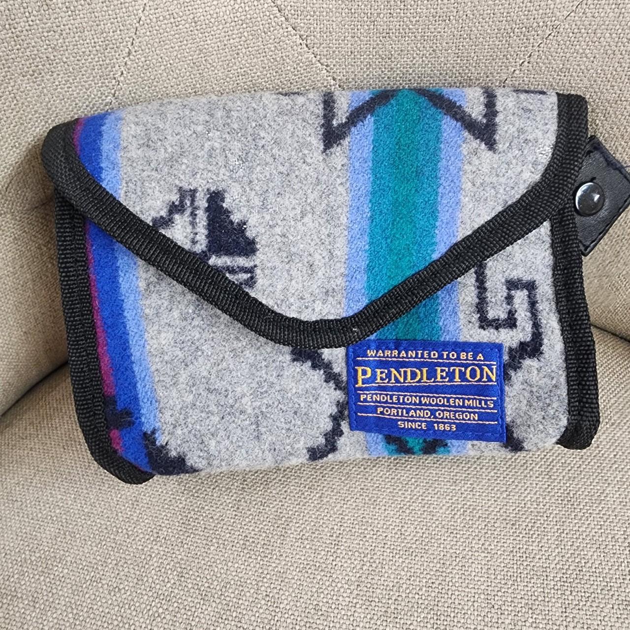 Pendleton pouch - Depop