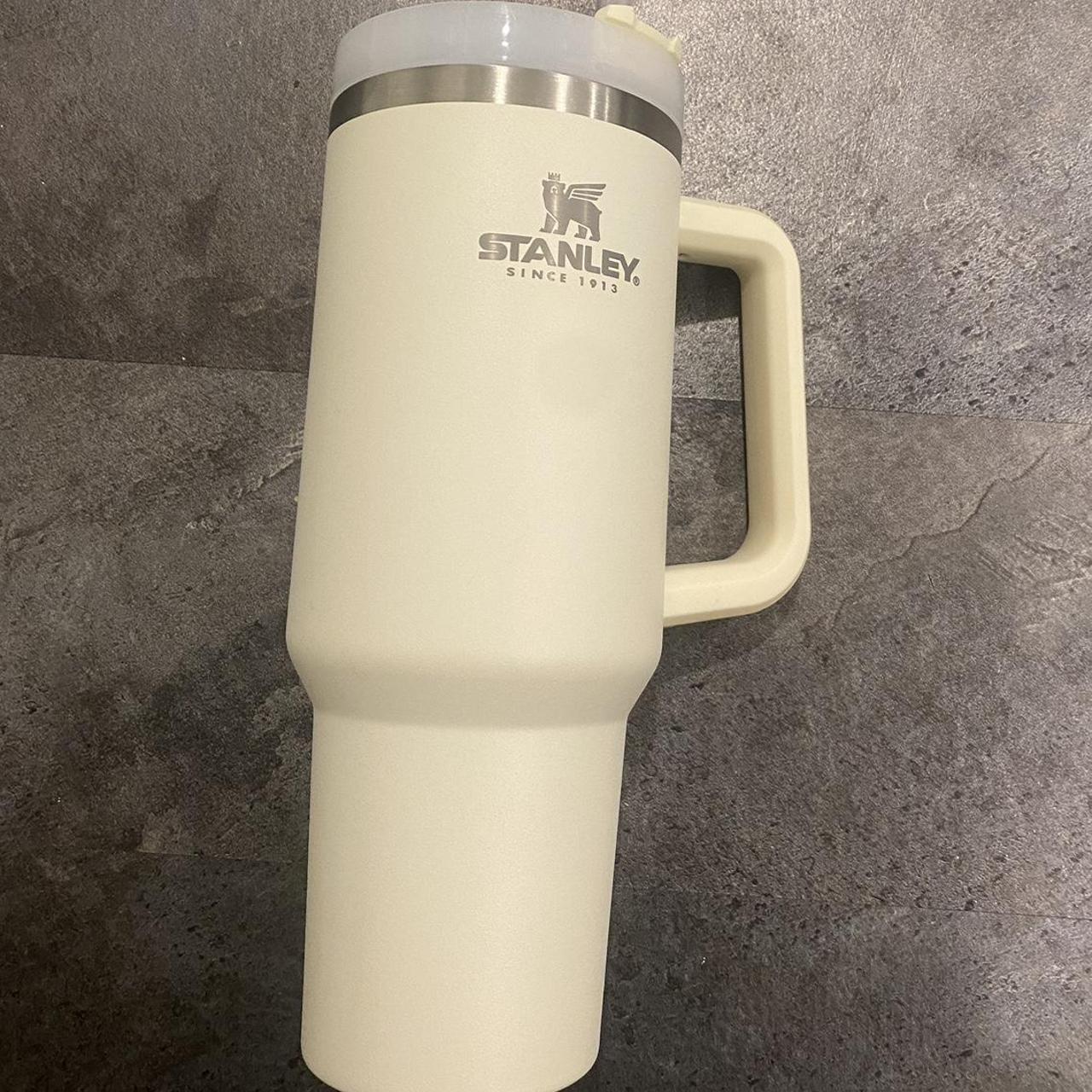Stanley 40oz Quencher Cream color Older style of... - Depop