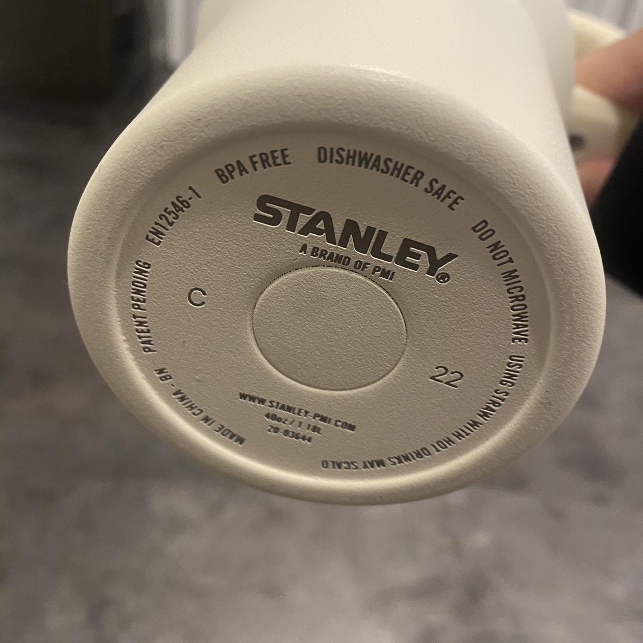 Stanley 40oz Quencher Cream color Older style of... - Depop