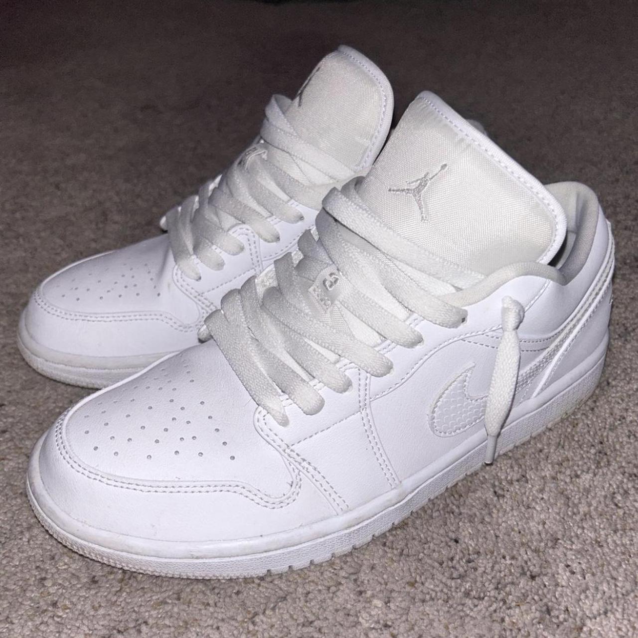 Nike Women's White Trainers | Depop