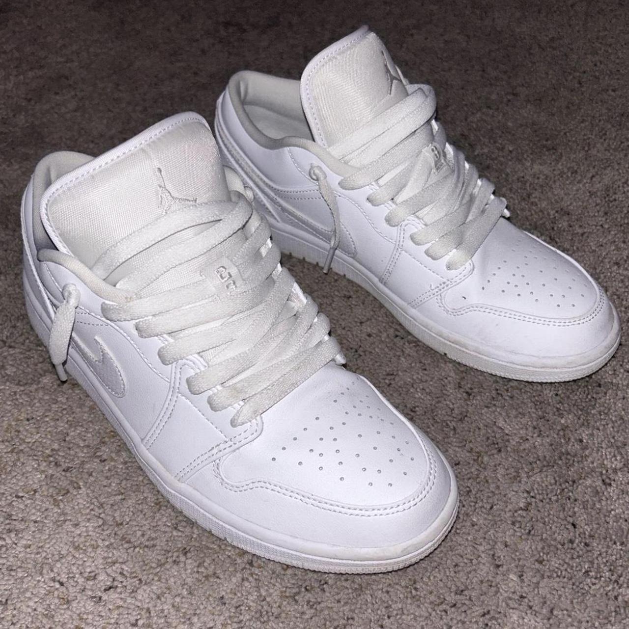 Nike Women's White Trainers | Depop