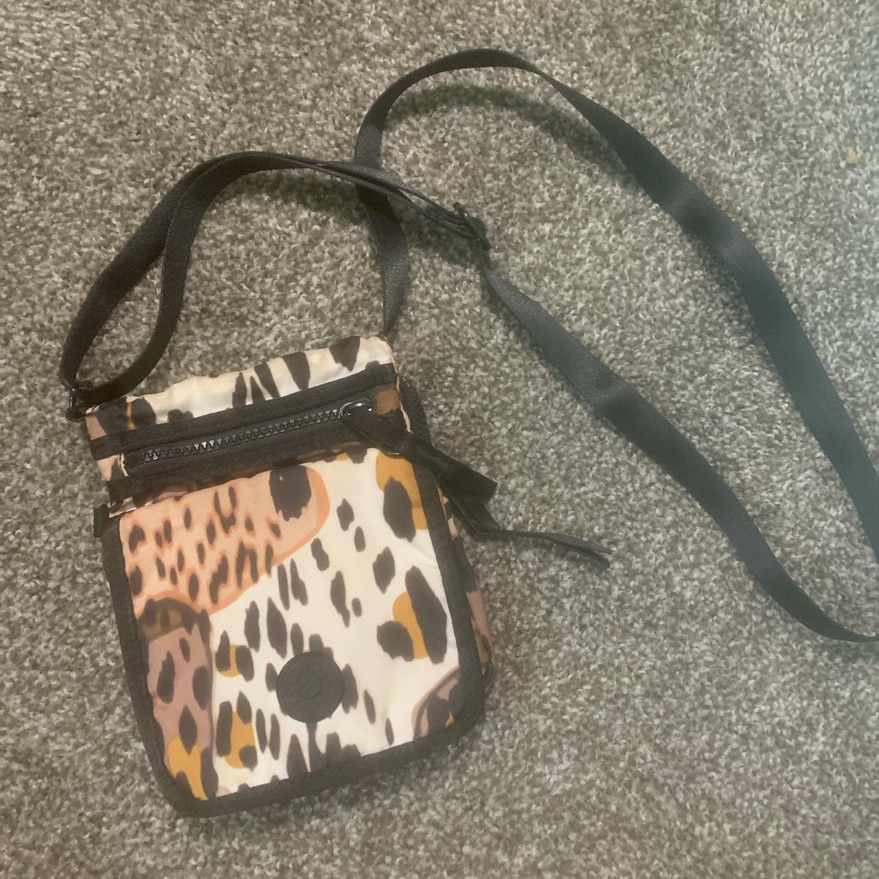 Rare Kipling animal print purse, several pockets - Depop