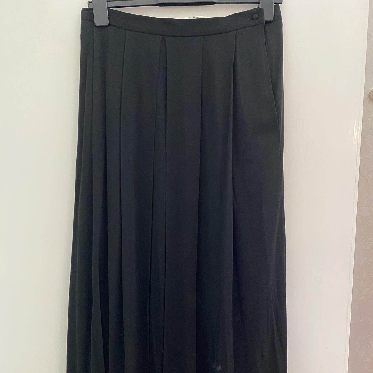 Jaeger Women's Black Skirt | Depop